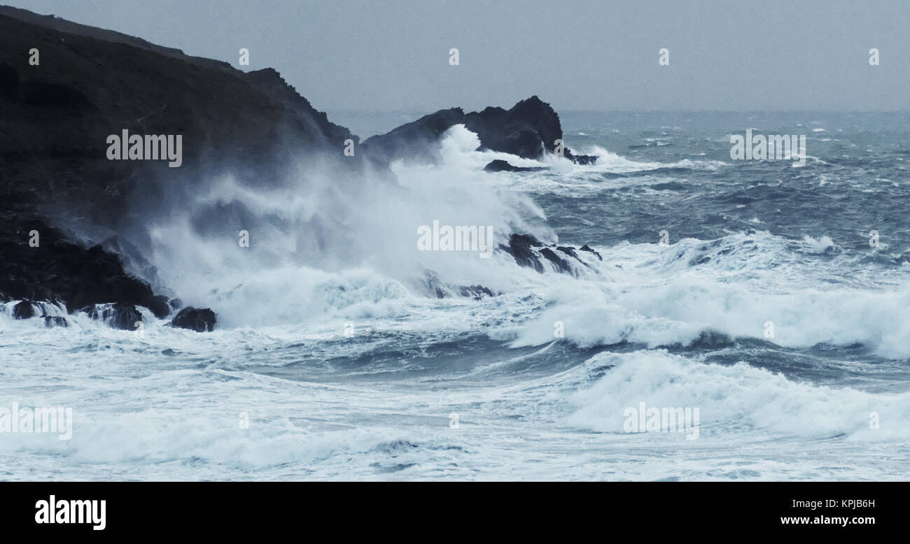 Gull rock pentire headland newquay hi-res stock photography and images ...