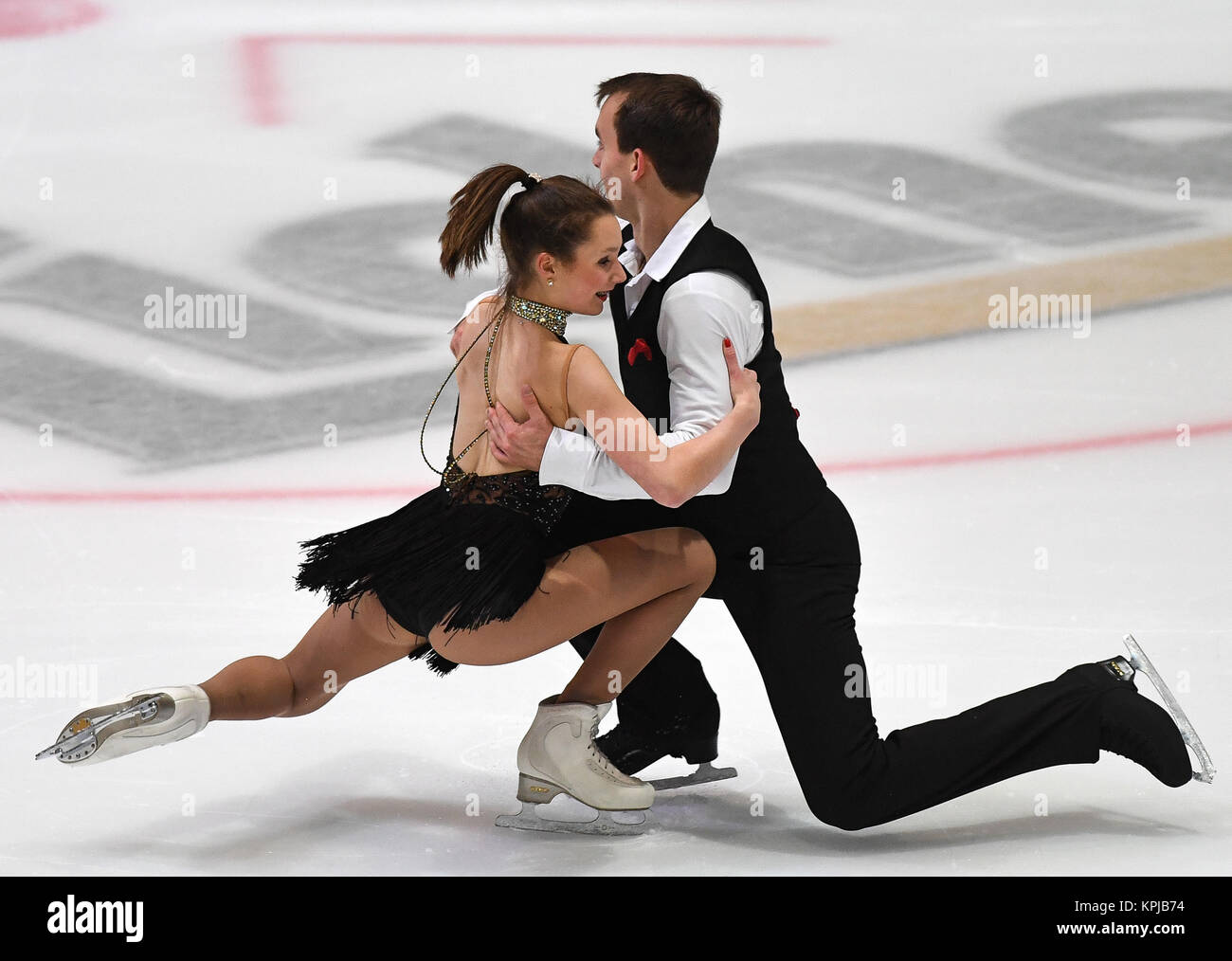 Frankfurt am Main, Germany. 15th Dec, 2017. Annika Hocke and Ruben ...