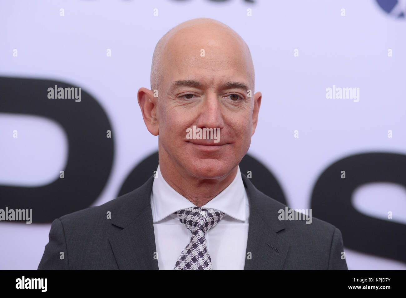Jeff Bezos arrives at 'The Post' Washington, DC Premiere at The Newseum ...