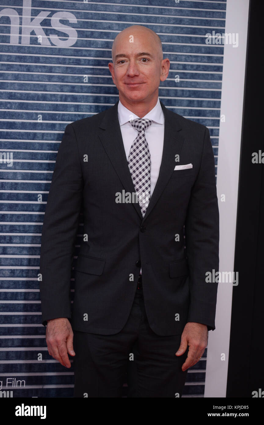 Jeff Bezos arrives at 'The Post' Washington, DC Premiere at The Newseum ...