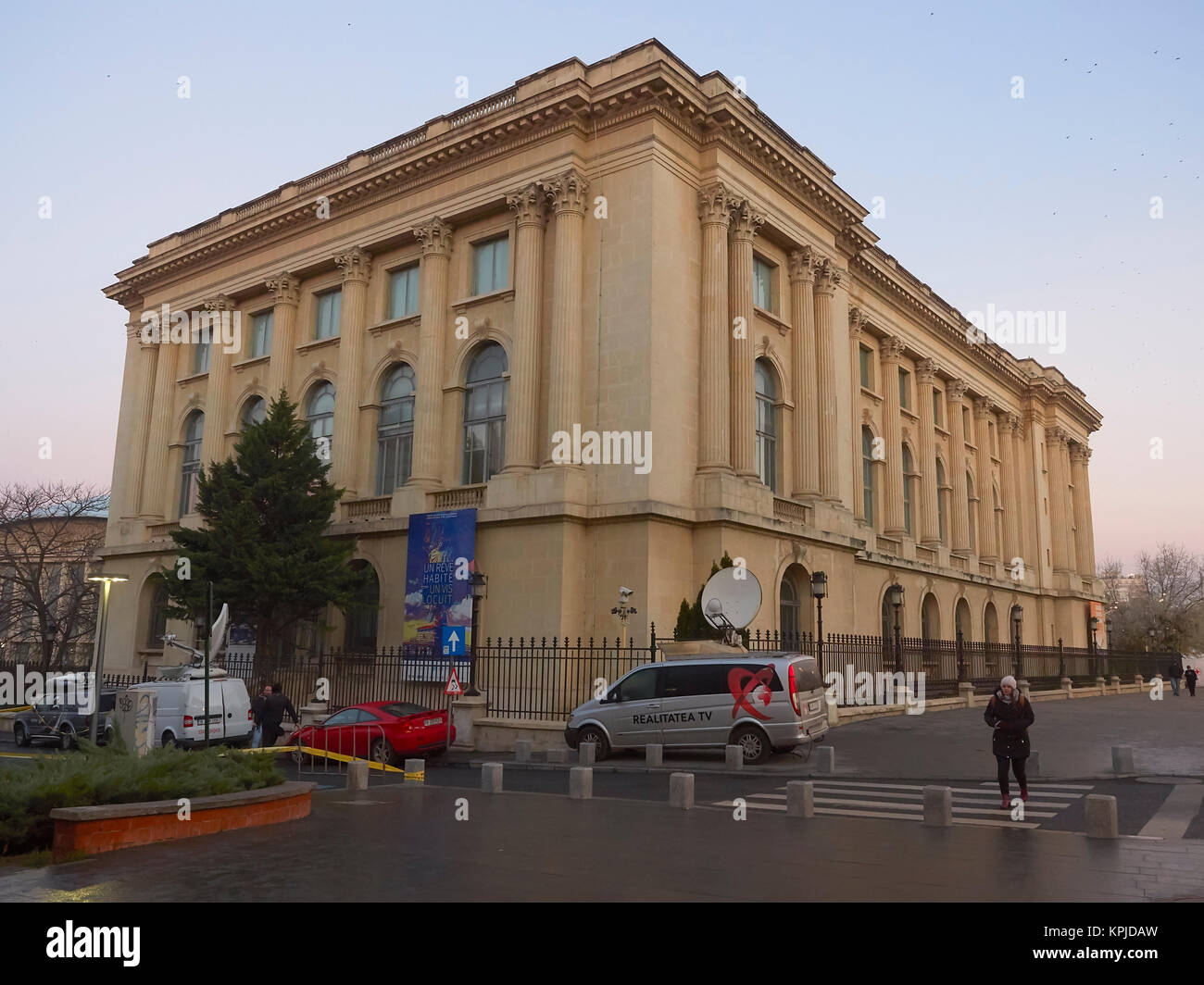 Bucharest, Romania. 15th December, 2017. Romanians unite to mourn their ...