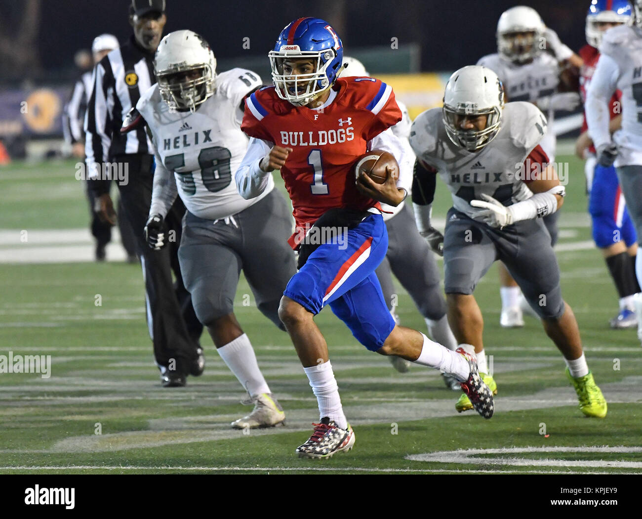 Sacramento, CA. 15th Dec, 2017. Folsom Bulldogs quarterback Kaiden ...