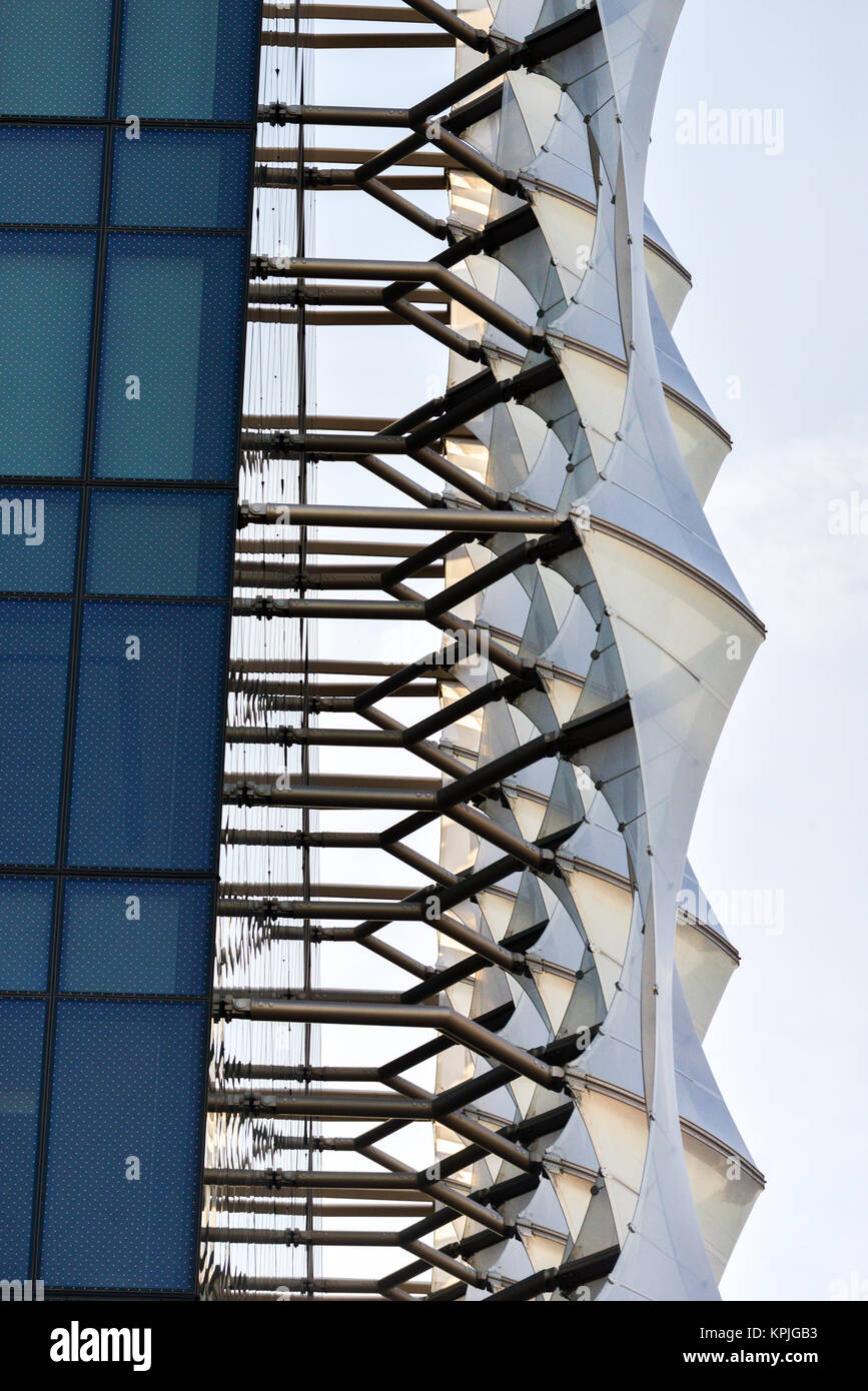 Wandsworth, London, UK. 16th December 2017. The new US Embassy in ...