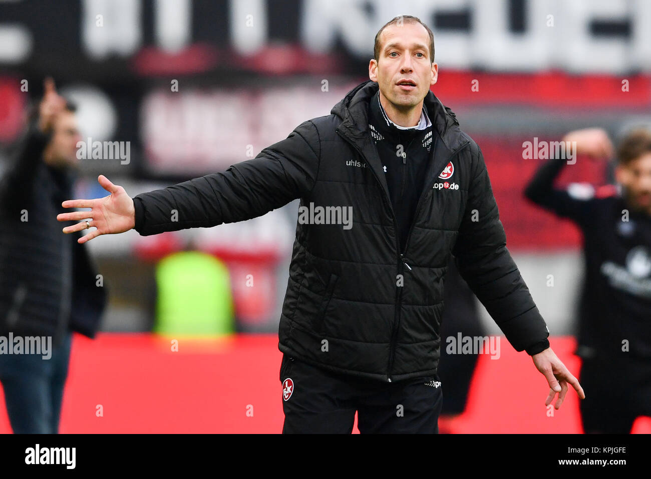 Kaiserslauterin, Germany. 16th Dec, 2017. Kaiserslautern's coach Jeff ...