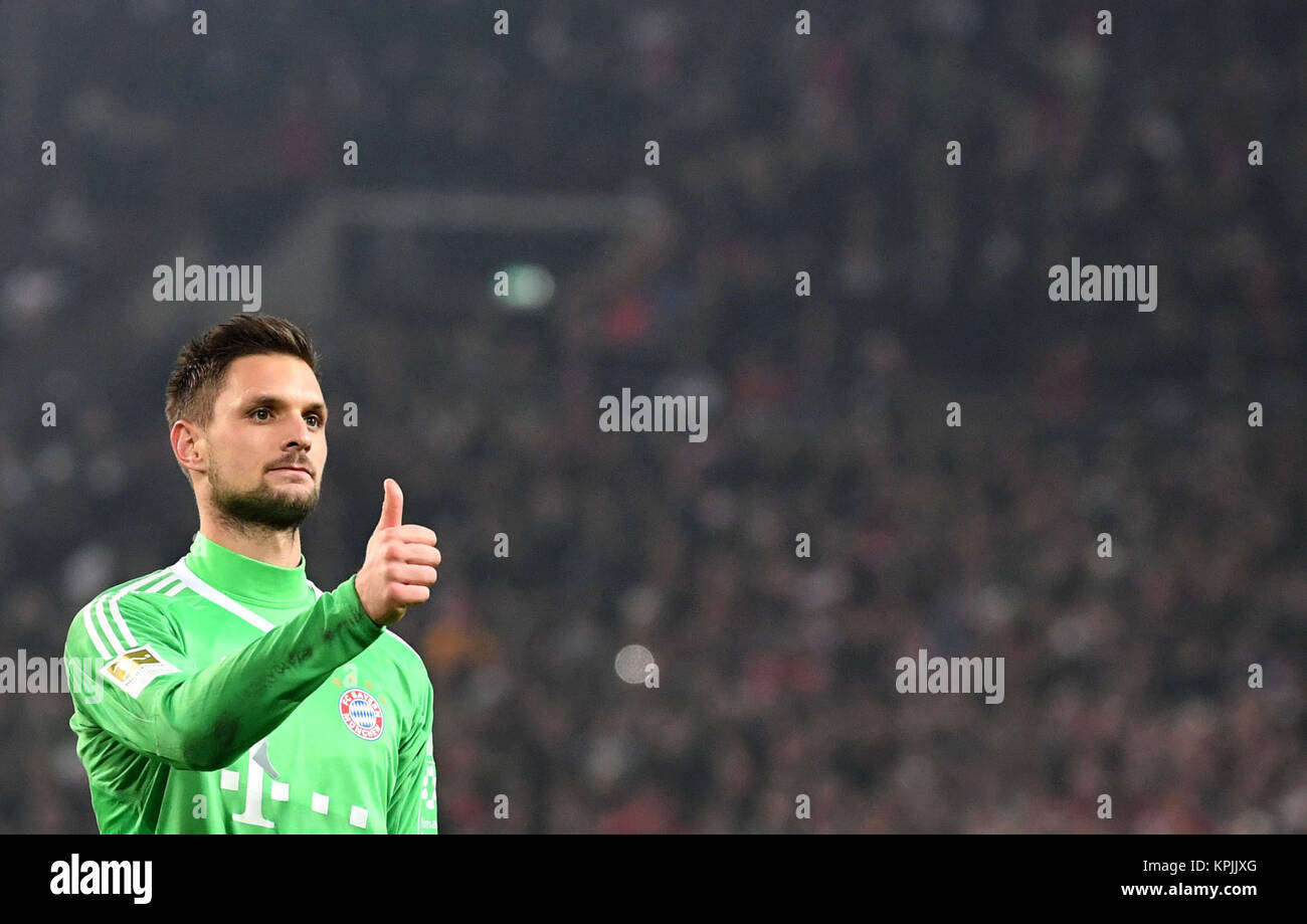 Stuttgart, Germany. 16th Dec, 2017. Munich's goalkeeper Sven Ulreich ...