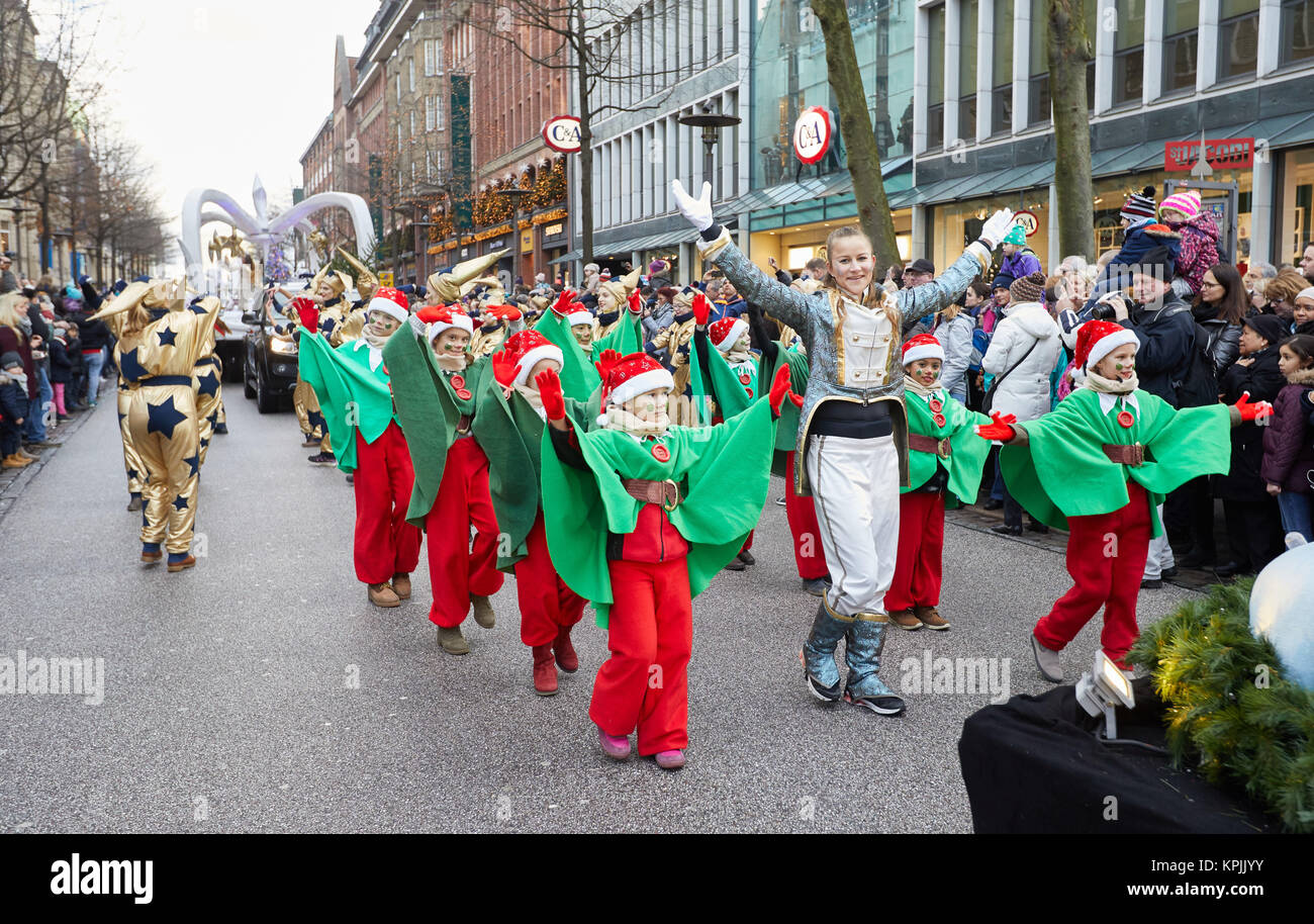 Hamburg, Germany. 16th Dec, 2017. Participants dressed up as St ...