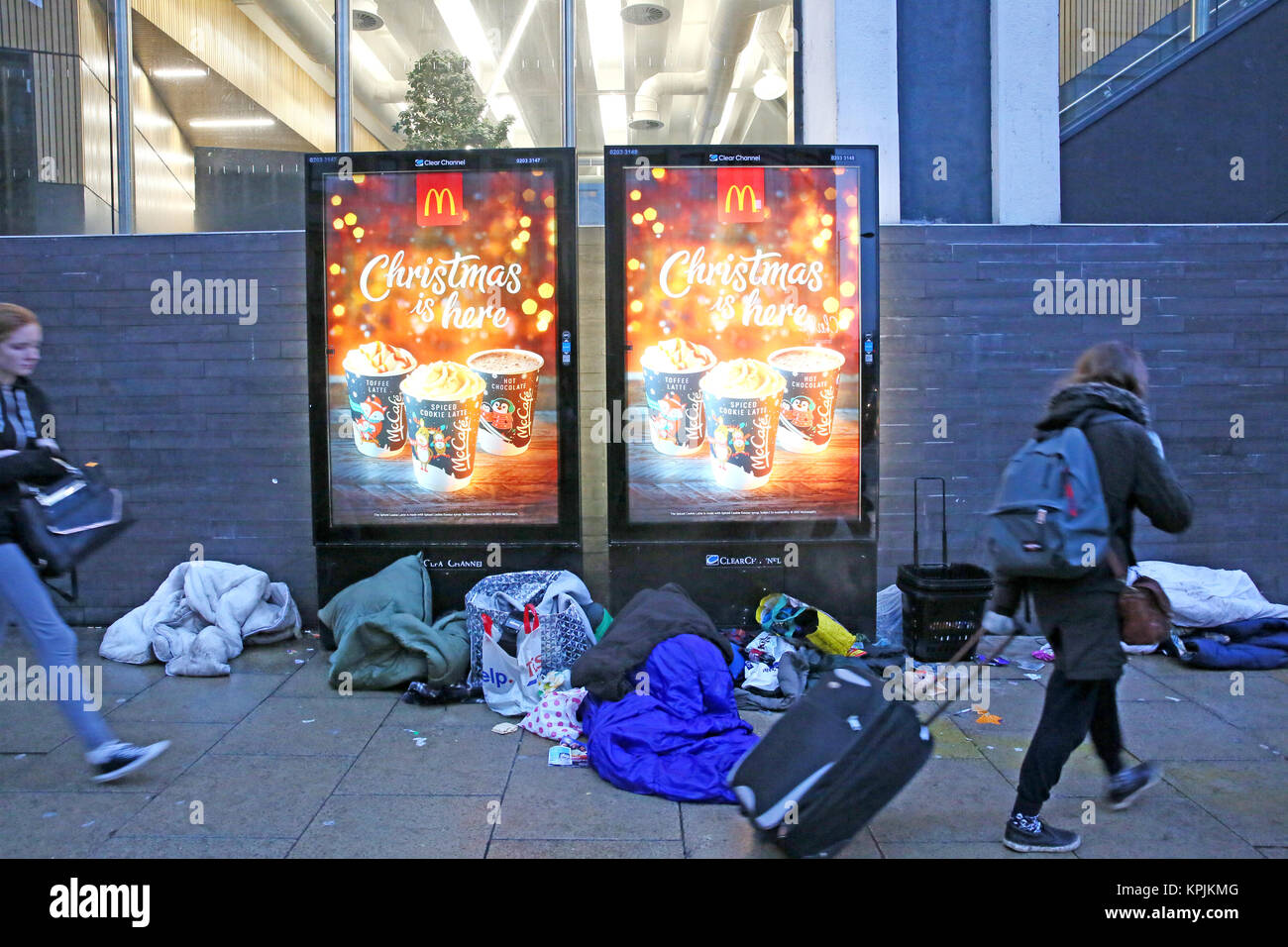 Manchester, UK. 16th December, 2017. Homeless peoples bedding in front ...