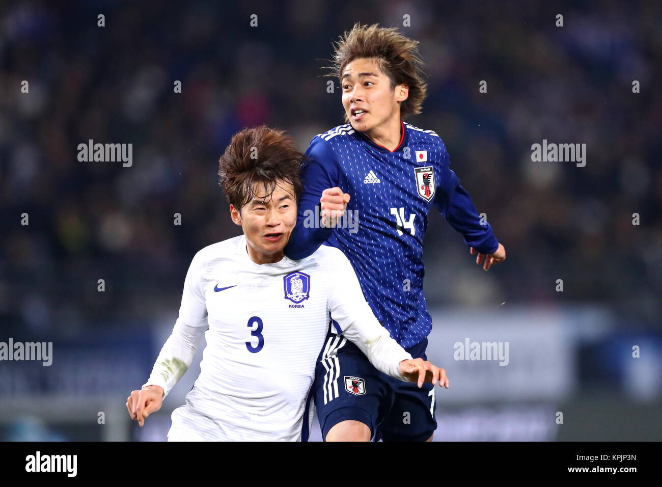 Tokyo, Japan. 16th Dec, 2017. (L-R) Kim Jinsu (KOR), Junya Ito (JPN ...