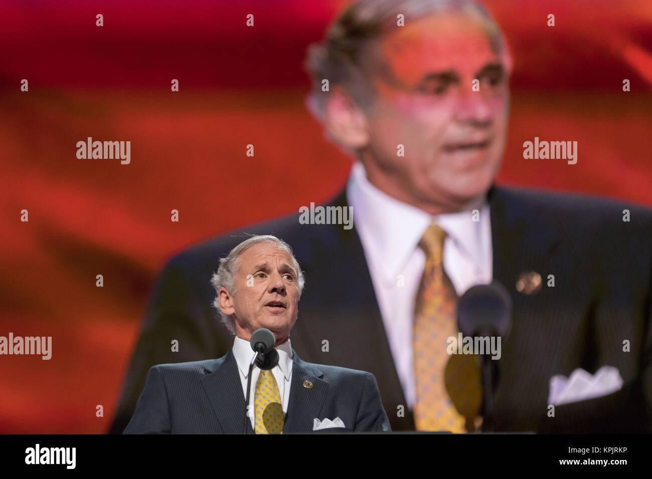 Lt. Gov. Henry McMaster of South Carolina addresses delegates during ...
