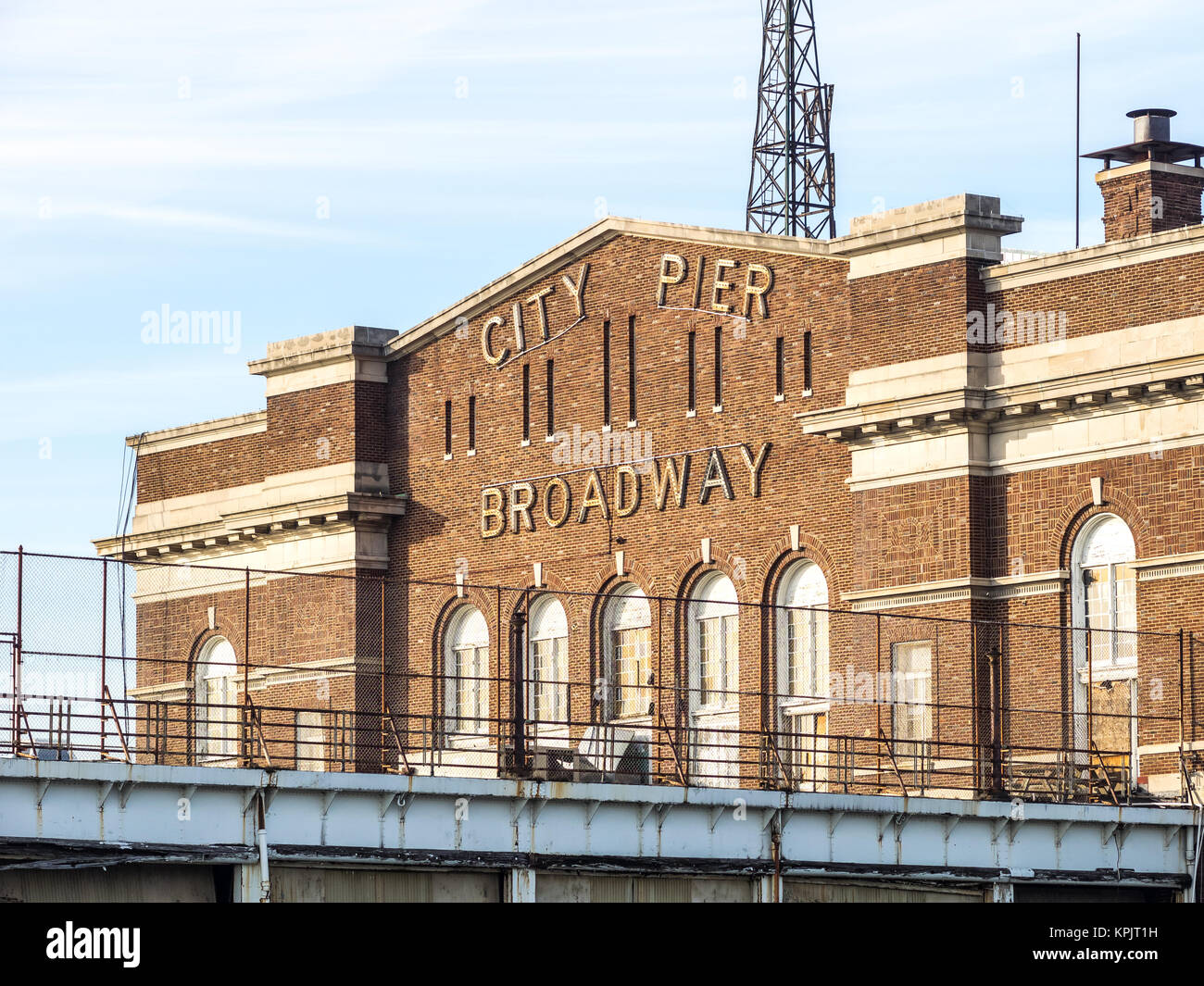 Pier 27 tower hi-res stock photography and images - Alamy