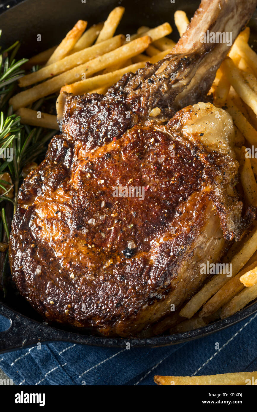 Tomahawk chop hi-res stock photography and images - Alamy