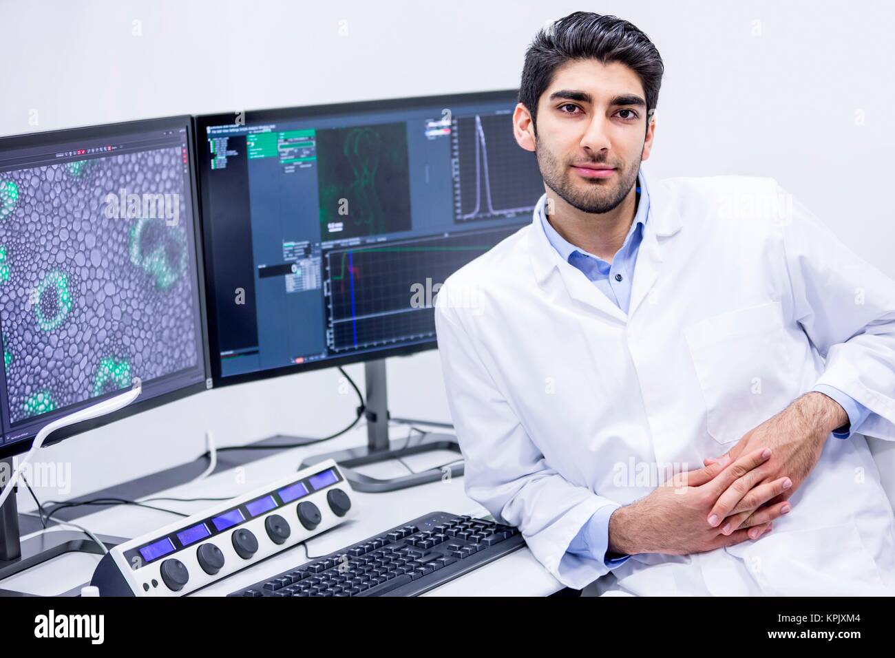 Male scientist portrait hi-res stock photography and images - Alamy