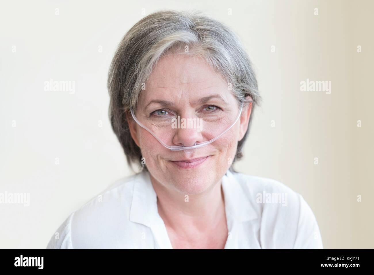 Nasal cannula women hi-res stock photography and images - Alamy