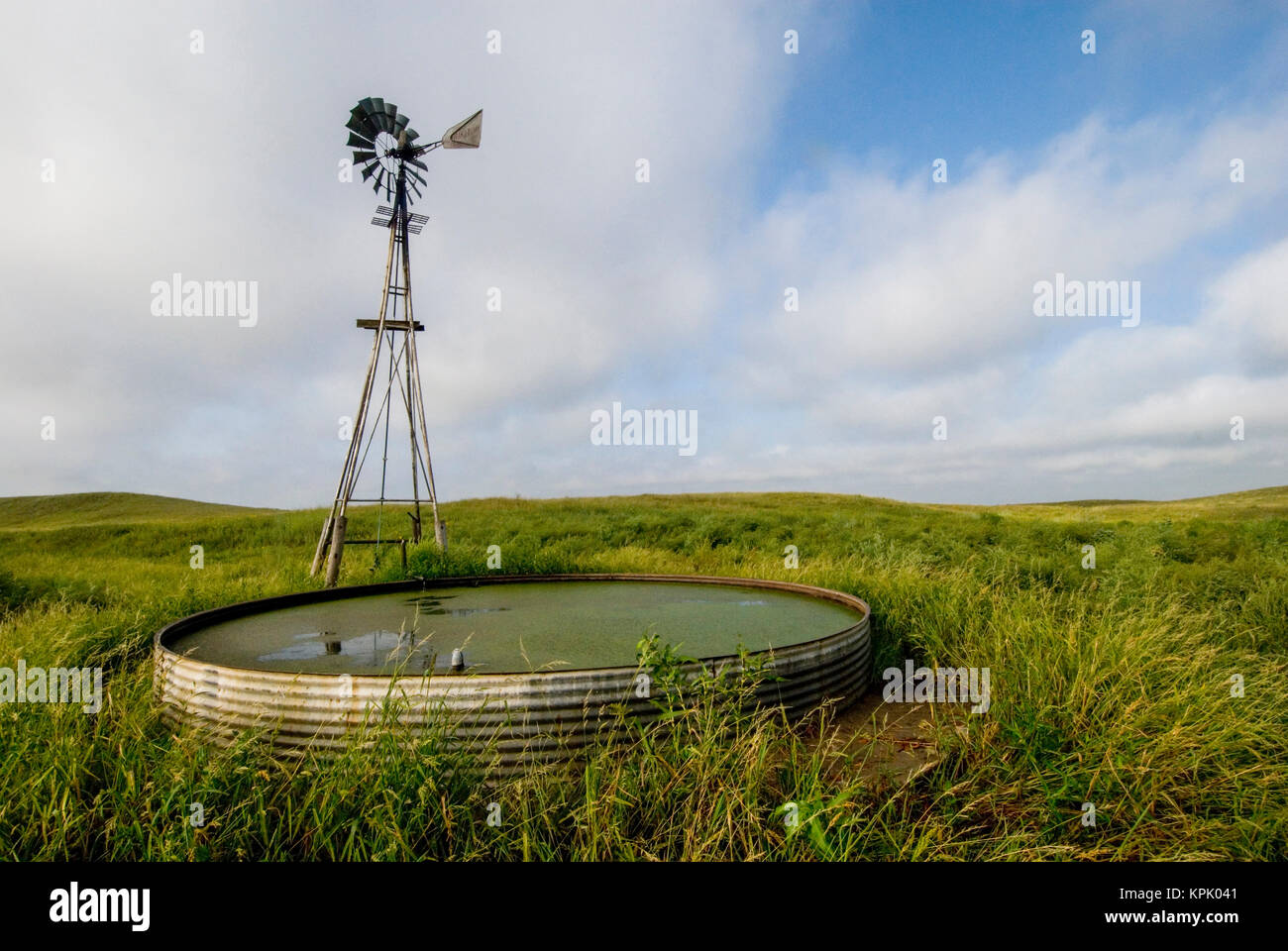WINDMILL FOR WATER IN PASTURE ON A RANCH IN OKLAHOMA Stock Photo - Alamy