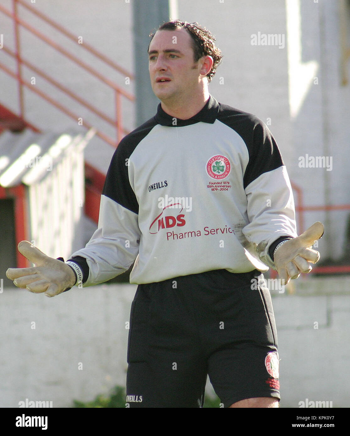 Former goalkeeper paul straney hi-res stock photography and images - Alamy