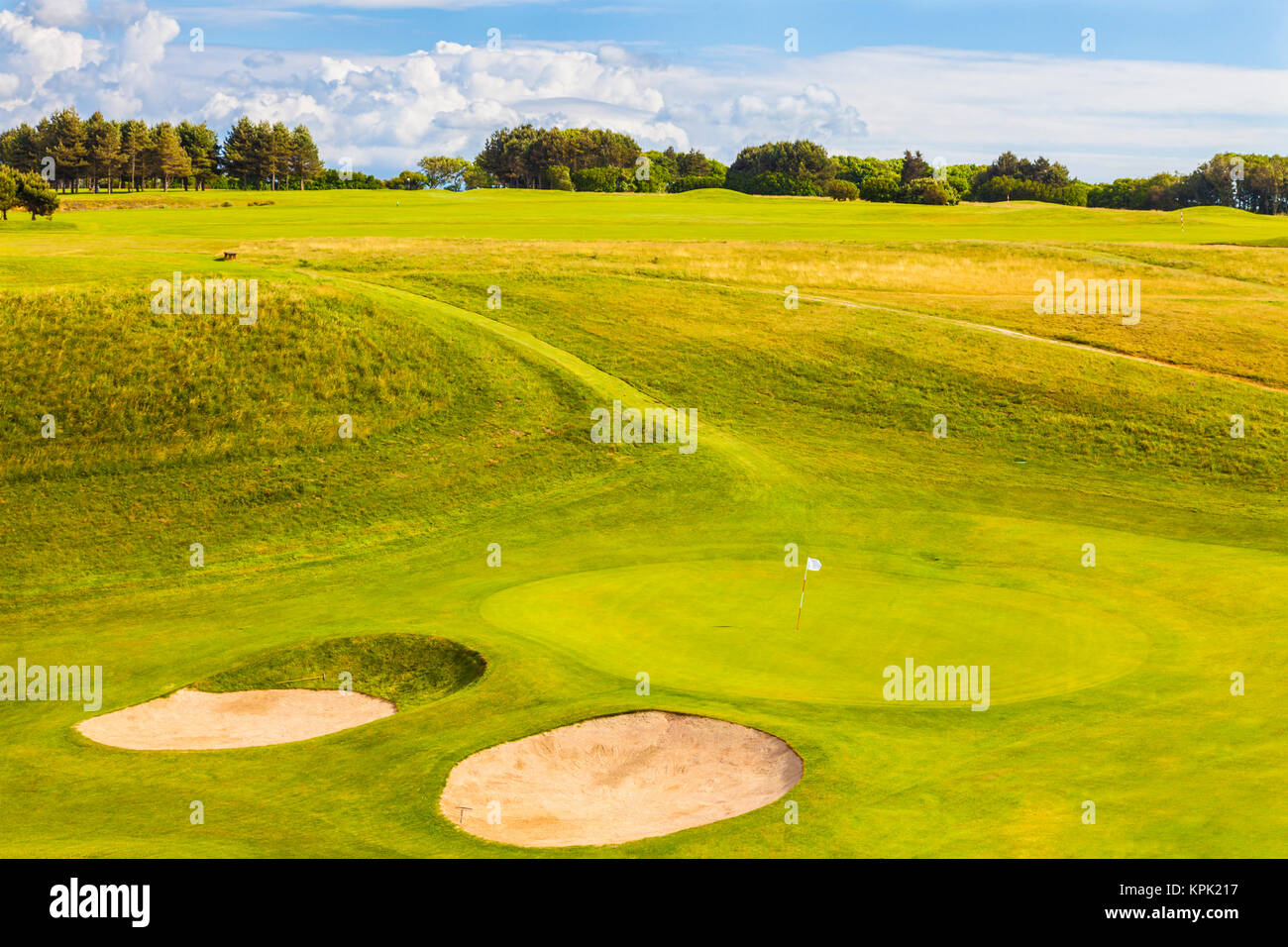 Empty golf course hi-res stock photography and images - Alamy