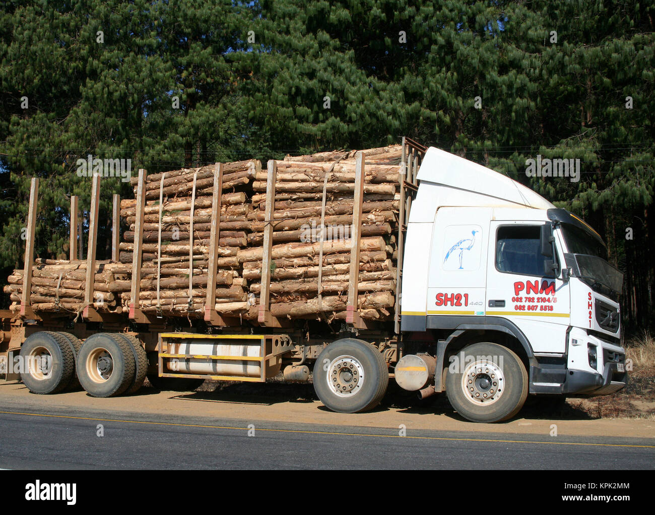 Truck loaded full of timber hi-res stock photography and images - Alamy