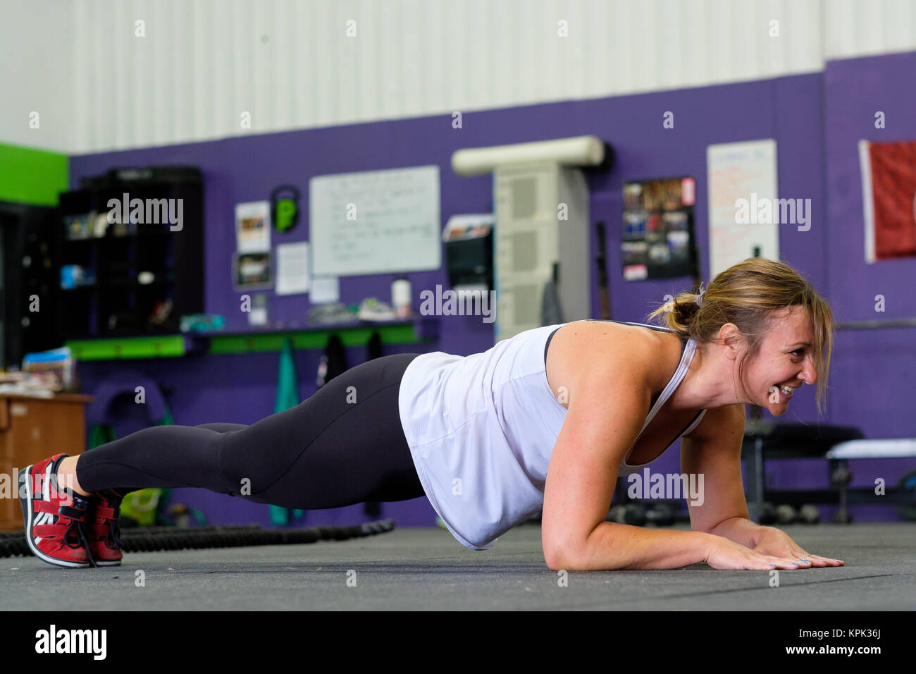 Female at Cross Training Fitness Gym Stock Photo - Alamy