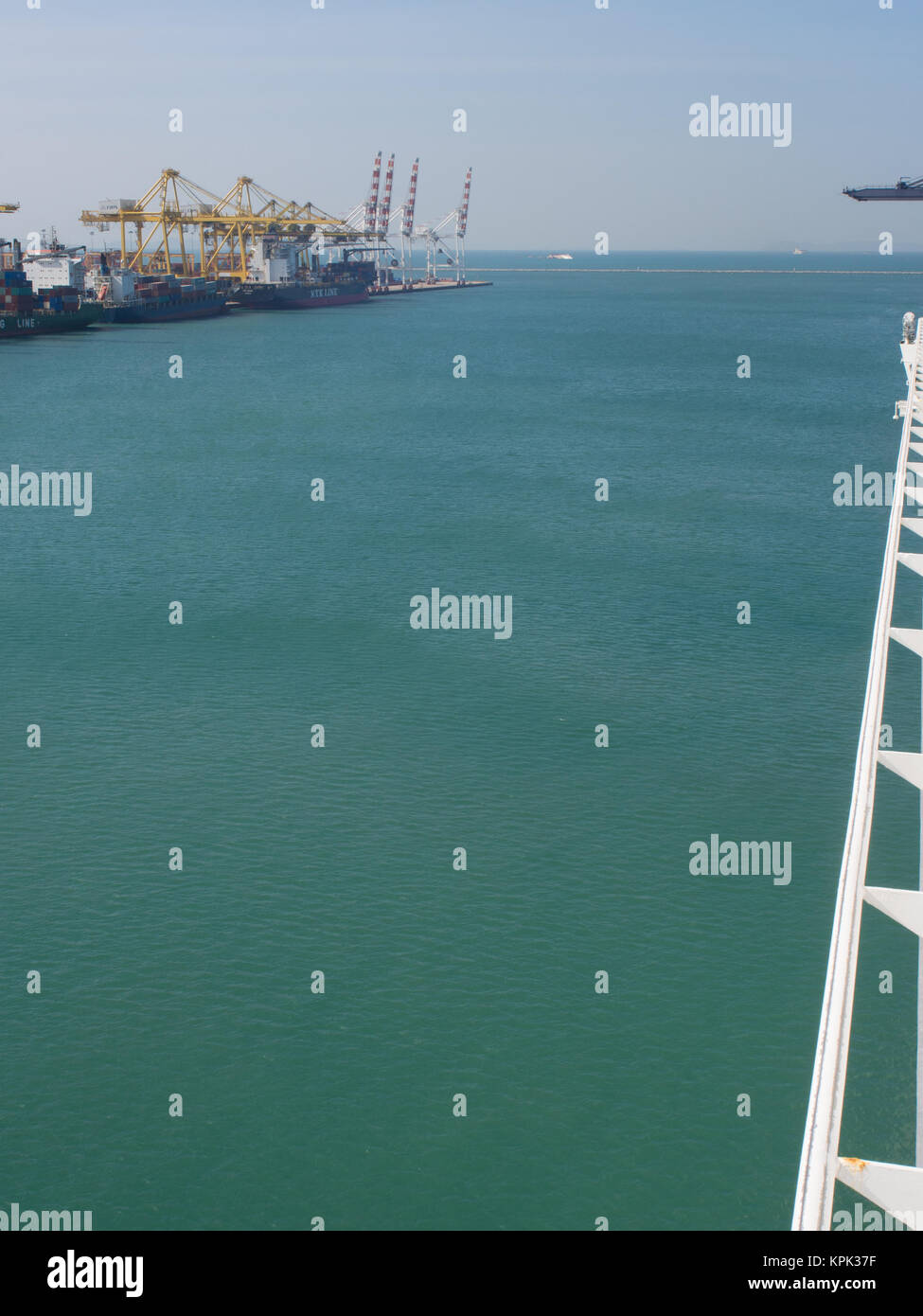 Port side view cruise ship hi-res stock photography and images - Alamy