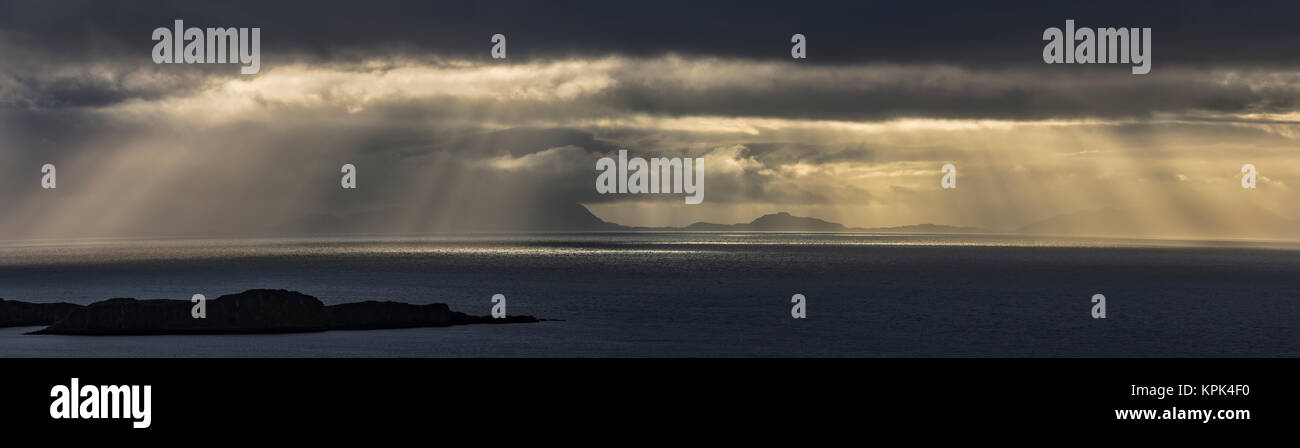 Sun shining through storm cloud hi-res stock photography and images - Alamy