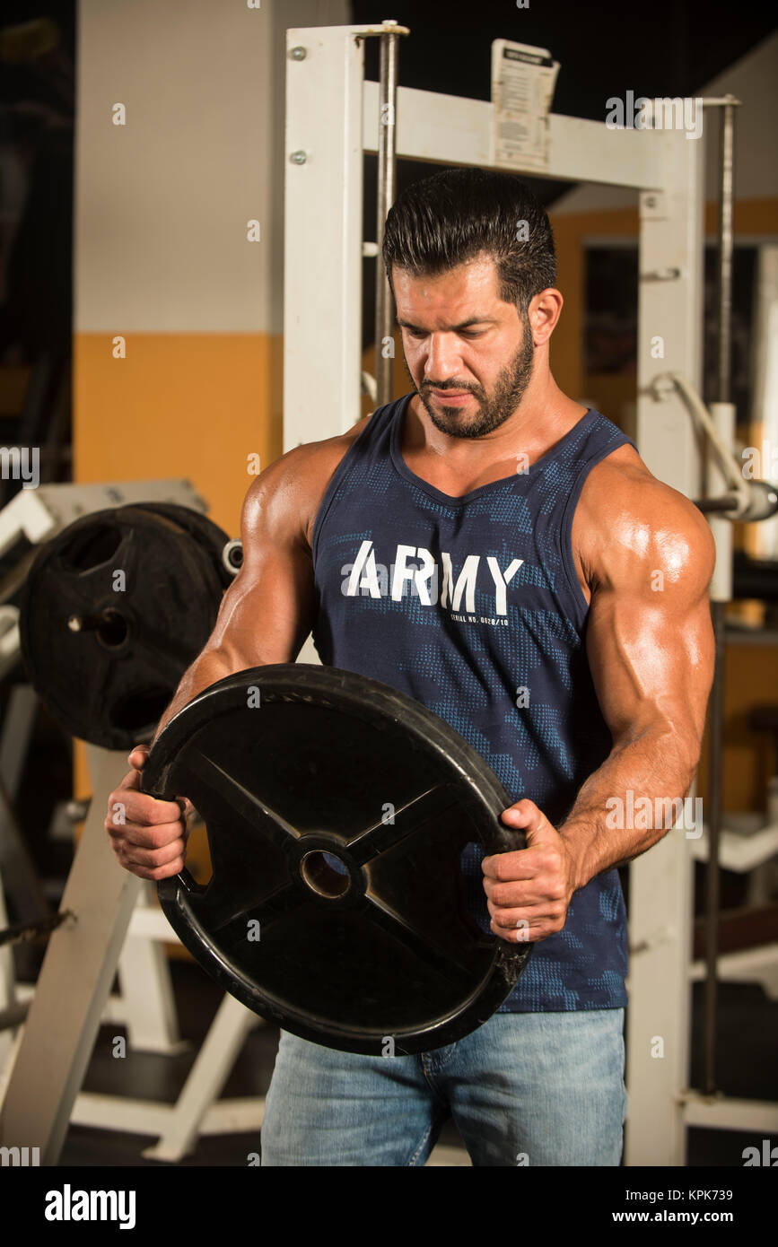 Muscular Lebanese male in the gym Stock Photo - Alamy