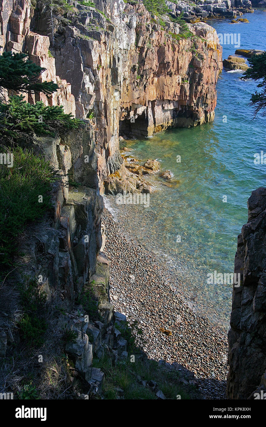 USA, Maine, Schoodic Peninsula. Raven's Nest cliffs, part of Acadia ...