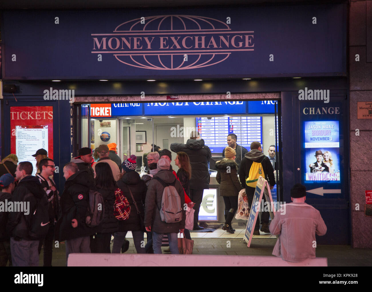 International money exchange storefront hi-res stock photography and ...