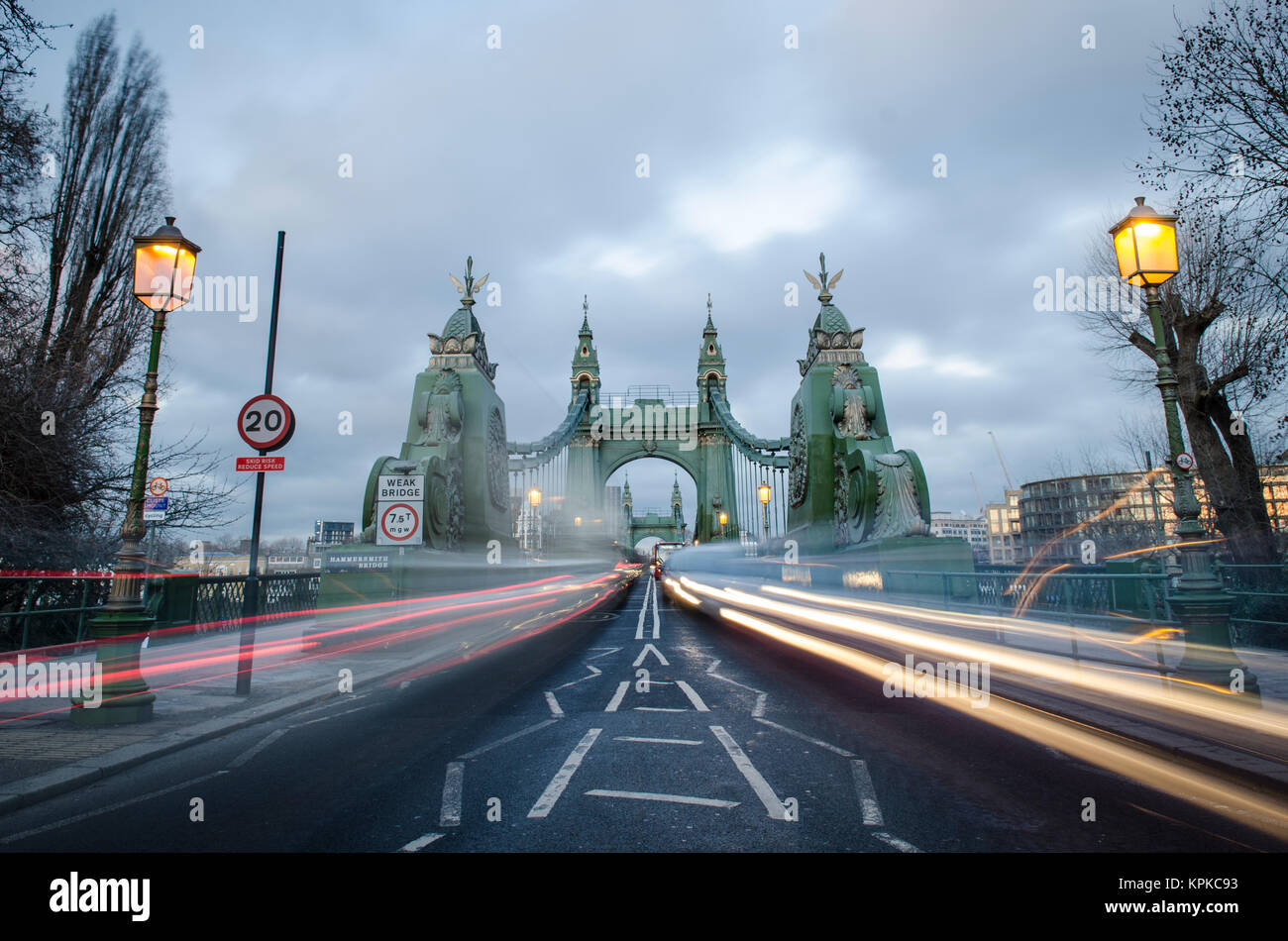 Hammersmith bridge london hi-res stock photography and images - Alamy