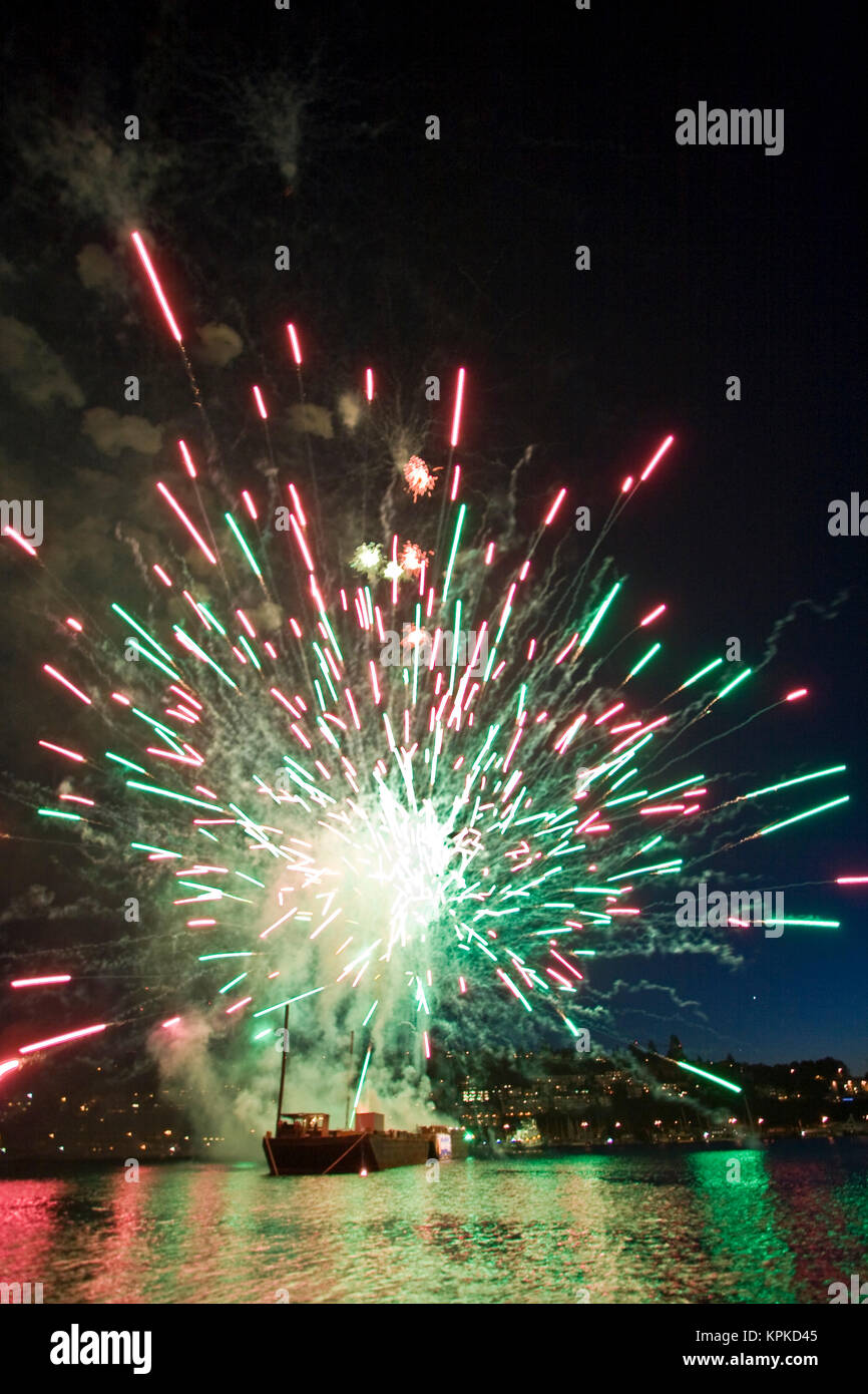 WA, Seattle, Lake Union, 4th of July fireworks Stock Photo - Alamy