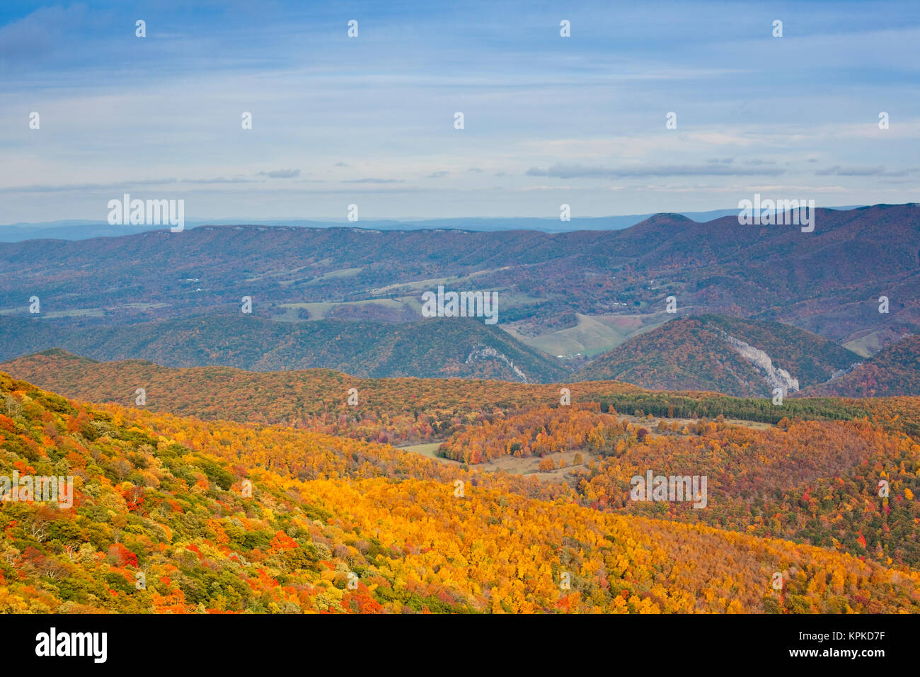 USA, West Virginia, Seneca Rocks. Spruce Knob-Seneca Rocks National ...