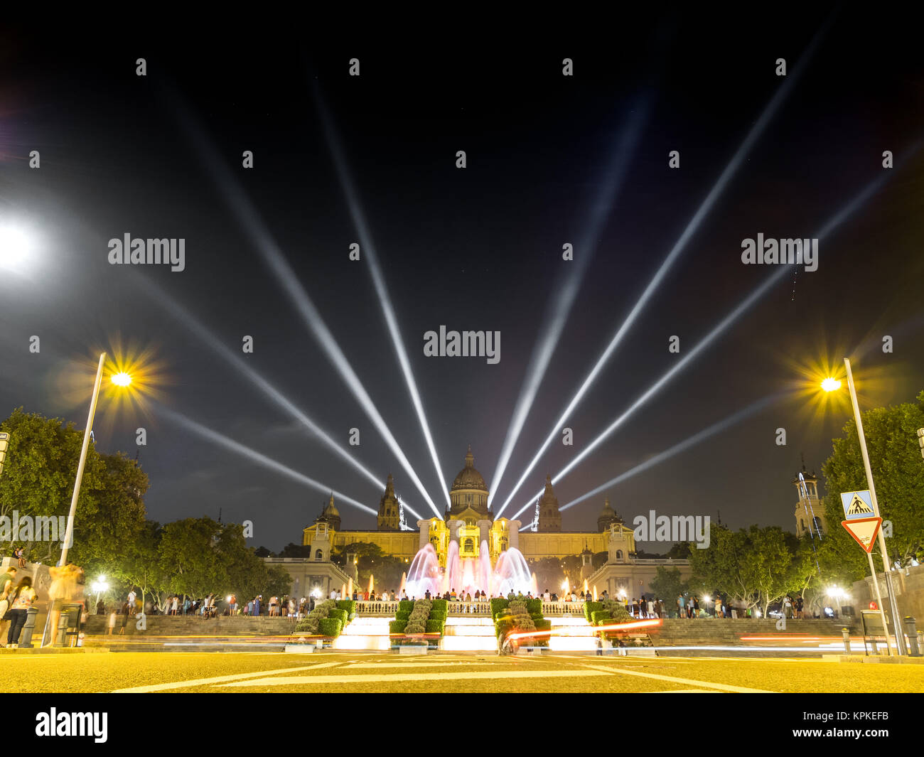 Scene of the National Palace and the Montjuich Magic Fountain at night ...