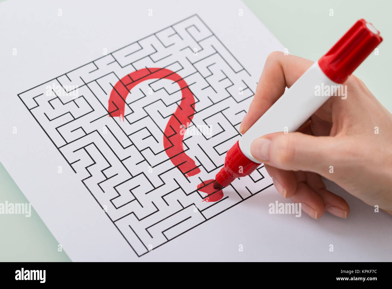Maze question mark hi-res stock photography and images - Alamy