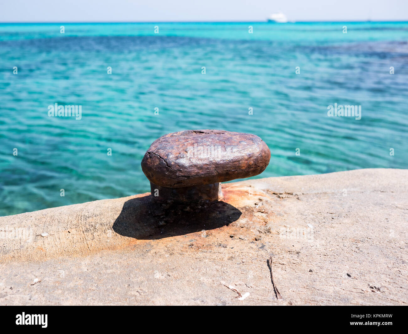 Moor a boat hi-res stock photography and images - Alamy