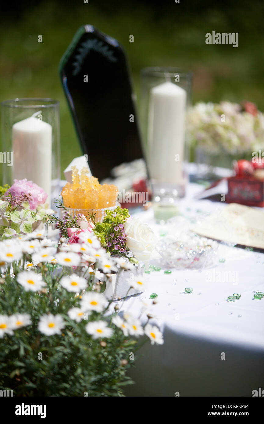 Decoration of a Persian wedding table Stock Photo - Alamy