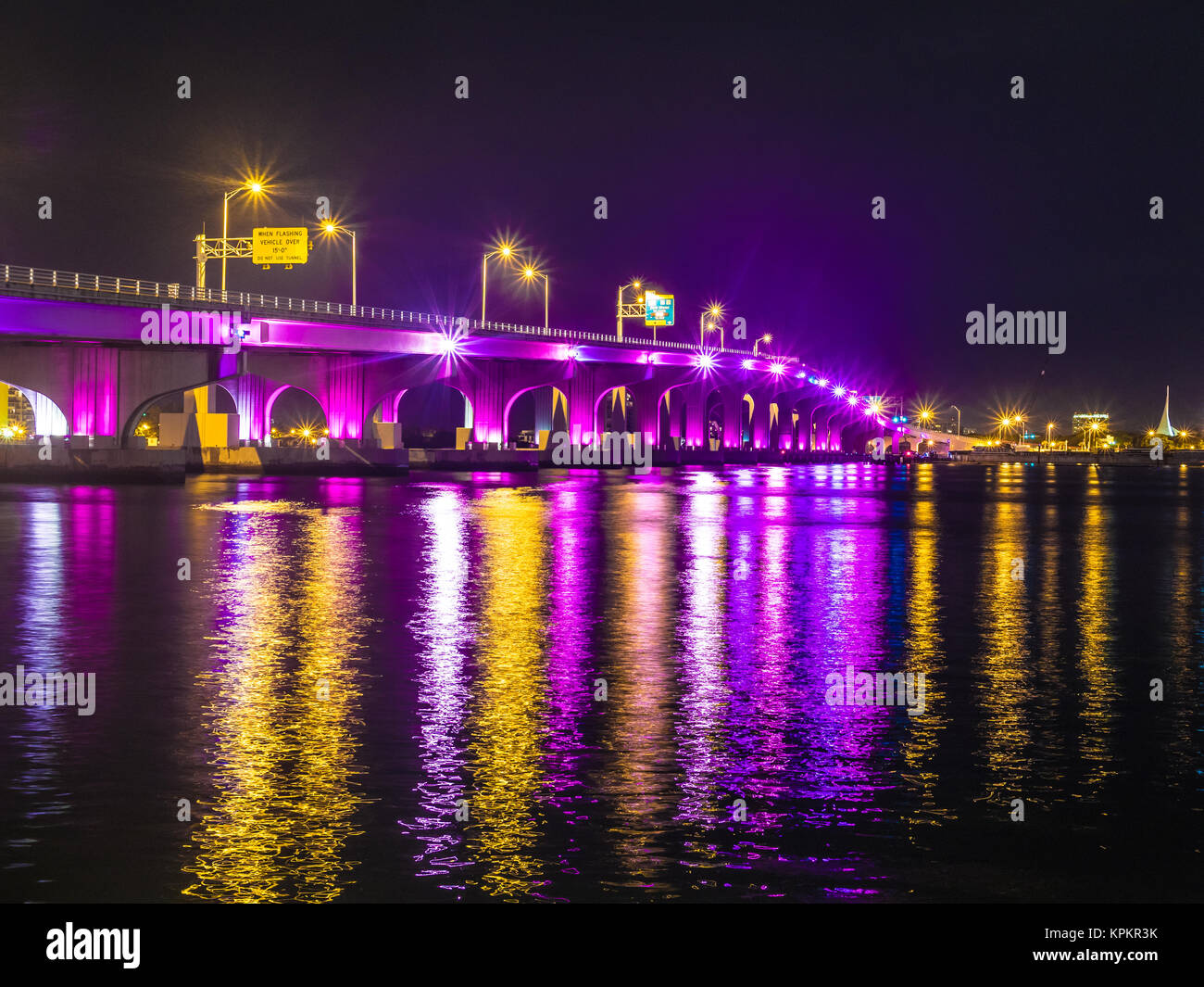 Macarthur causeway bridge at night hi-res stock photography and images ...