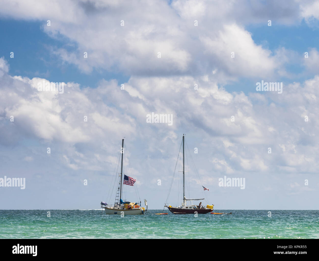 Boats on turquoise ocean hi-res stock photography and images - Alamy