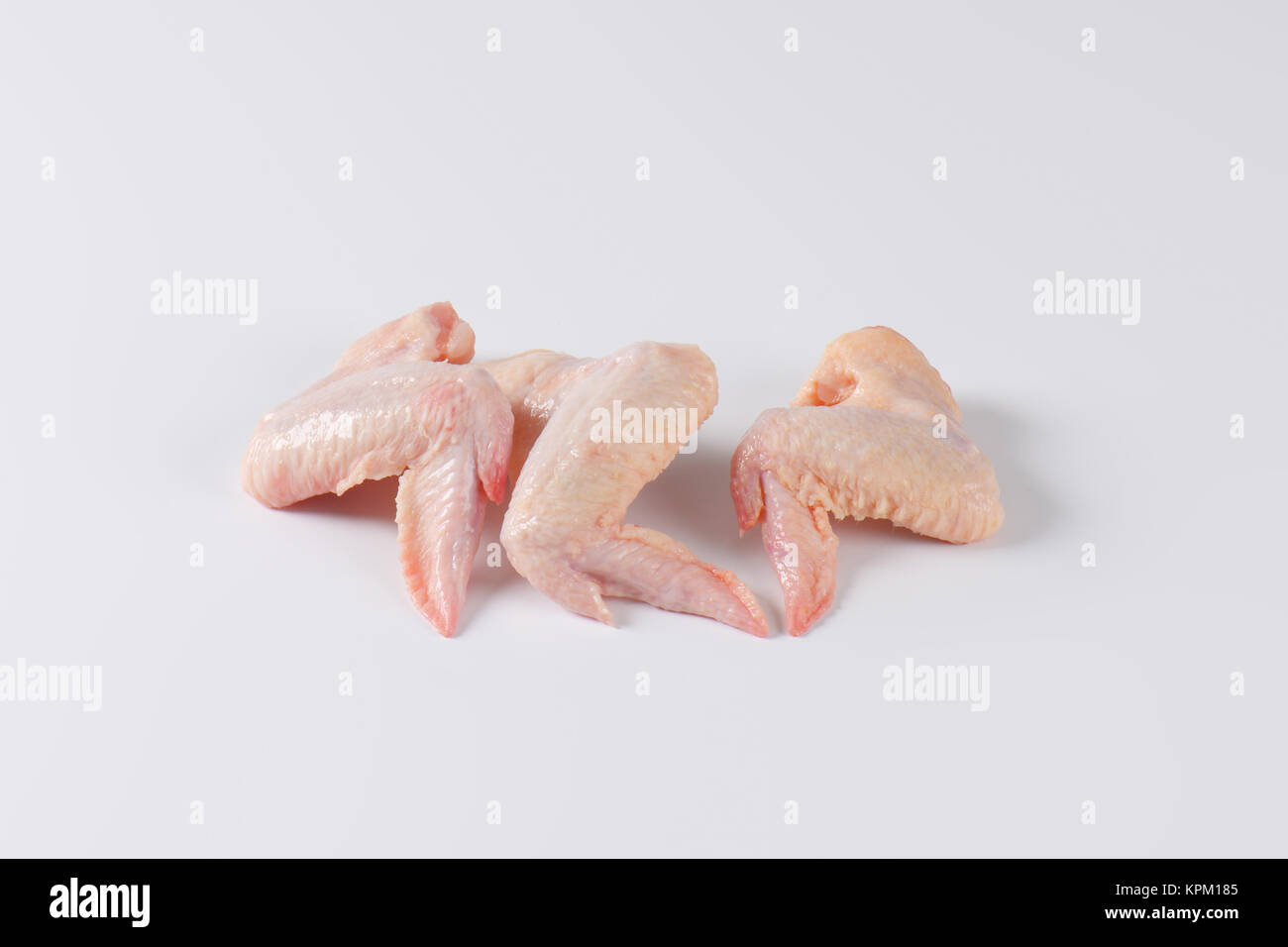 raw chicken wings Stock Photo - Alamy