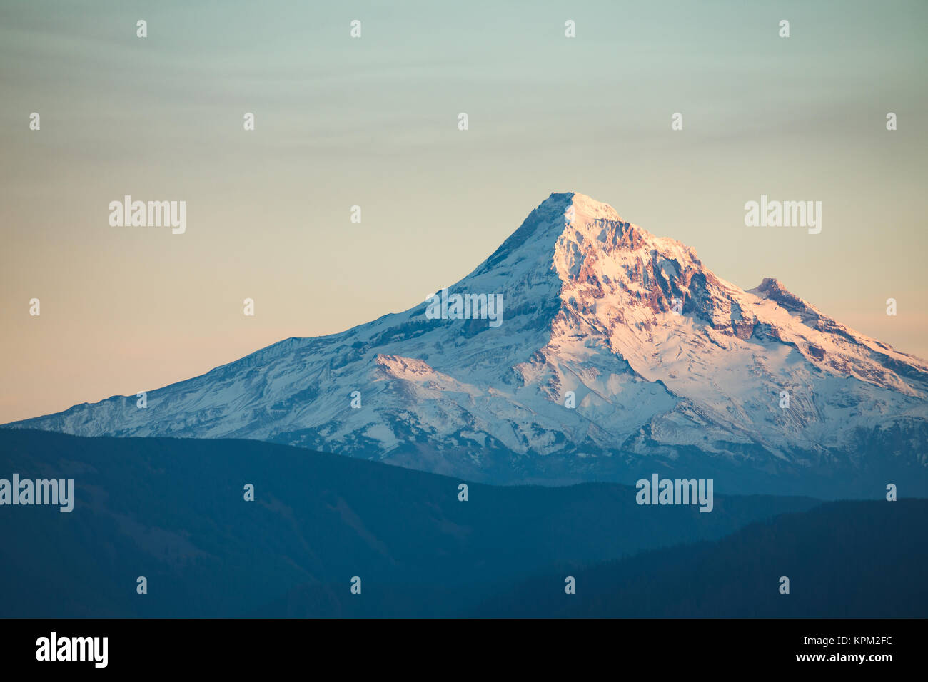 Fading mountain layers hi-res stock photography and images - Alamy