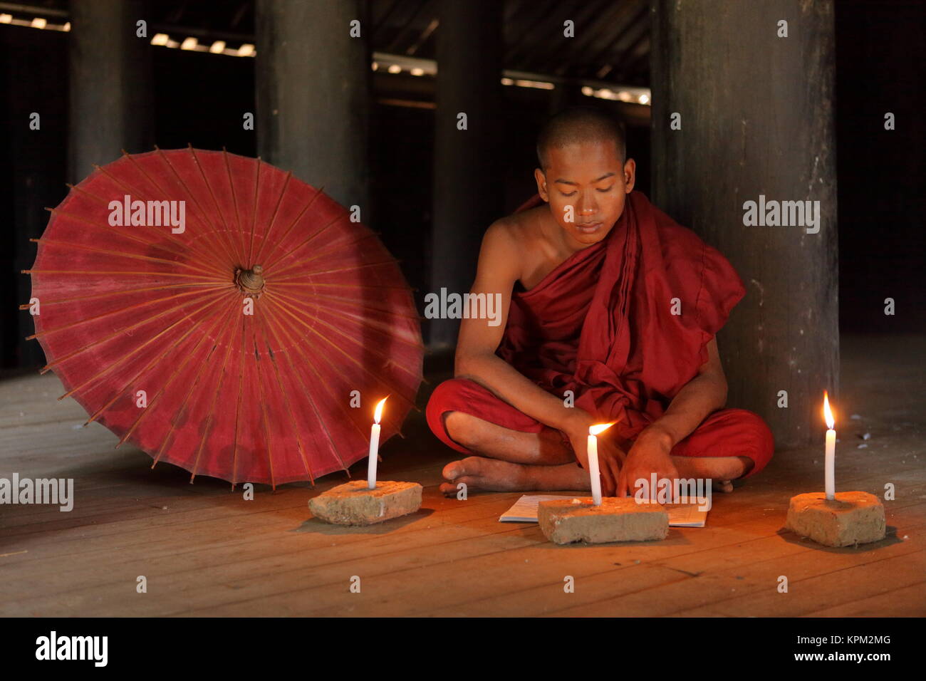 buddhist monk in the temples of bagan Stock Photo - Alamy