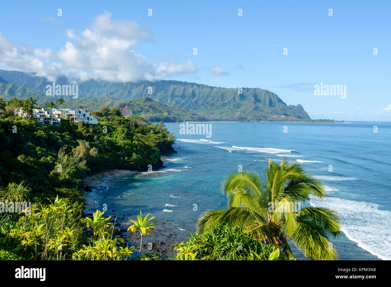 Hanalei Bay - Overlook of Hanalei Bay at the north shore of Kauai ...
