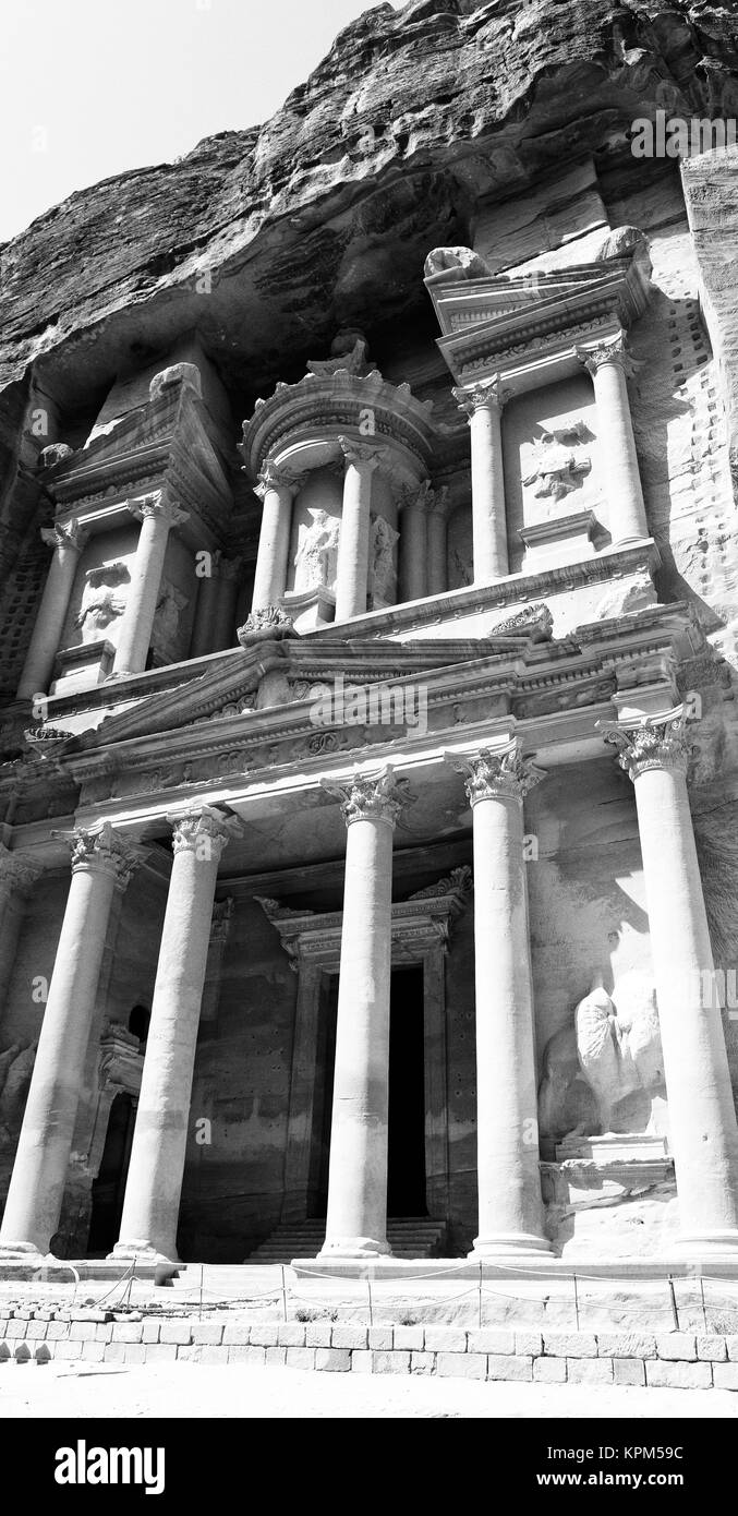 Cave in petra Black and White Stock Photos & Images - Alamy