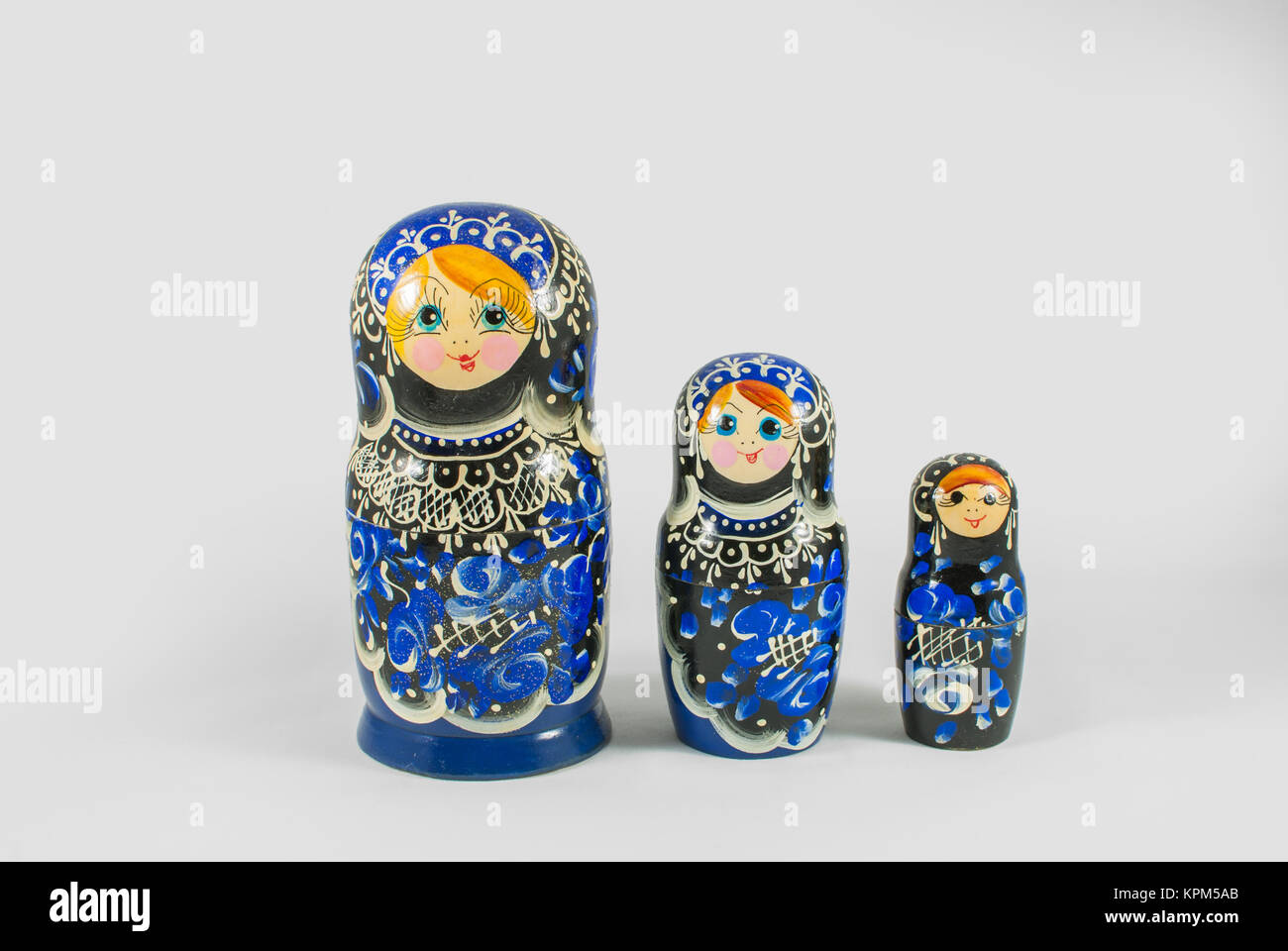 Hand painted russian dolls hi-res stock photography and images - Alamy
