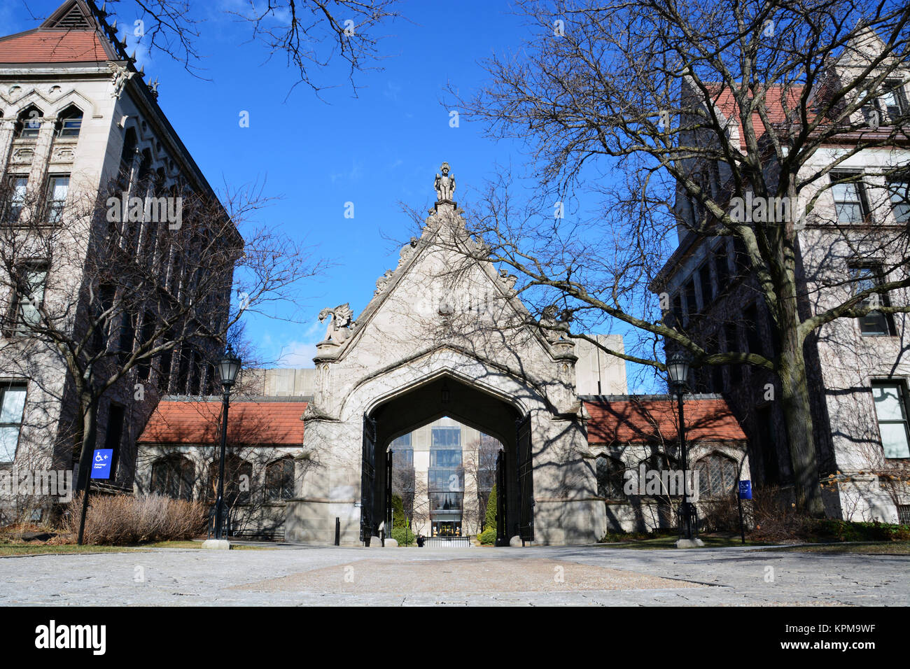 Cobb Gate provides entry to the UChicago Quad and is tradition for new ...