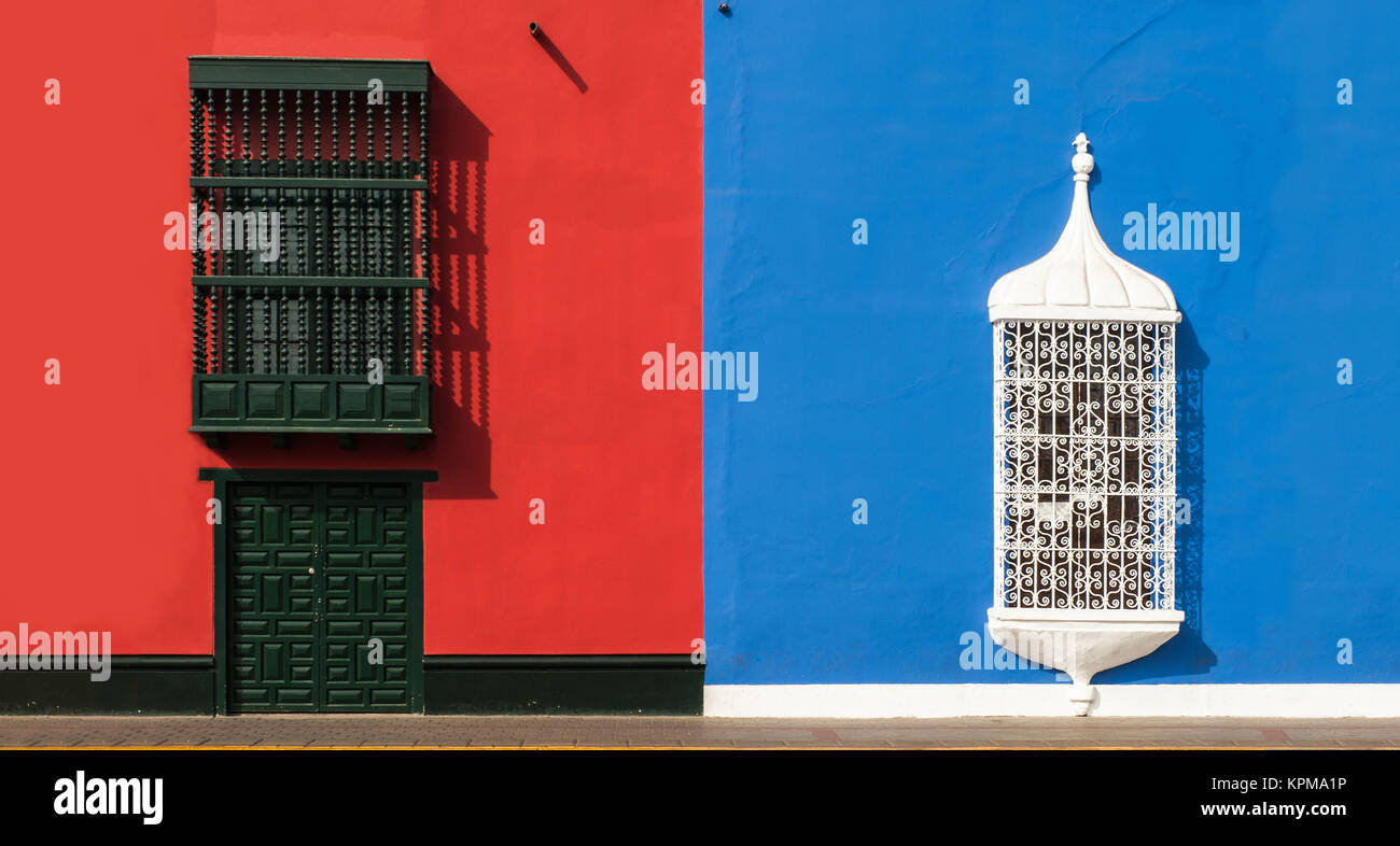 Traditional style windows Peru Stock Photo - Alamy