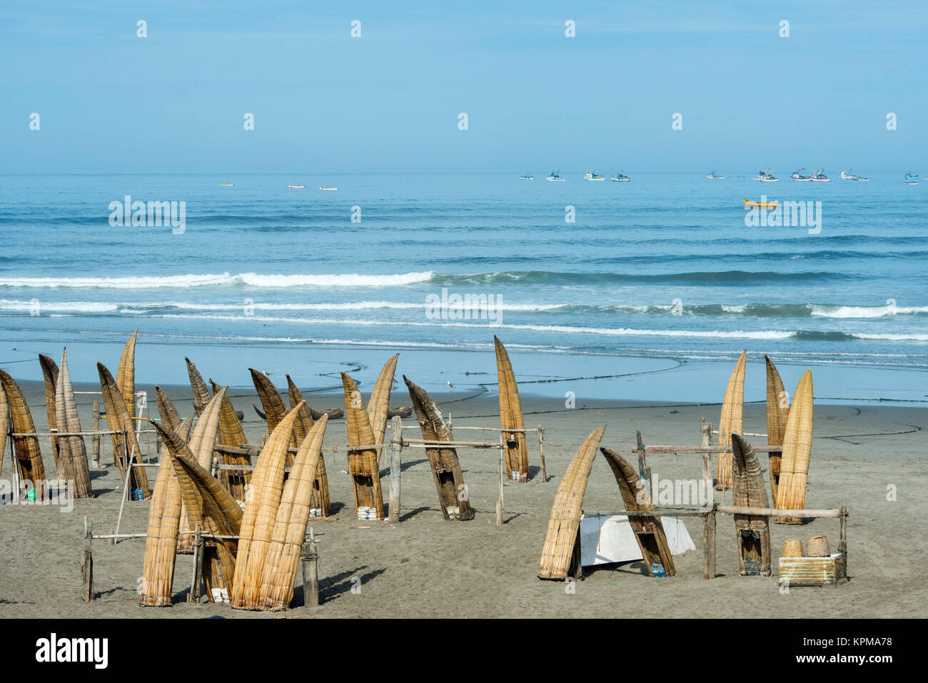 Traditional Peruvian small Reed Boats Stock Photo - Alamy