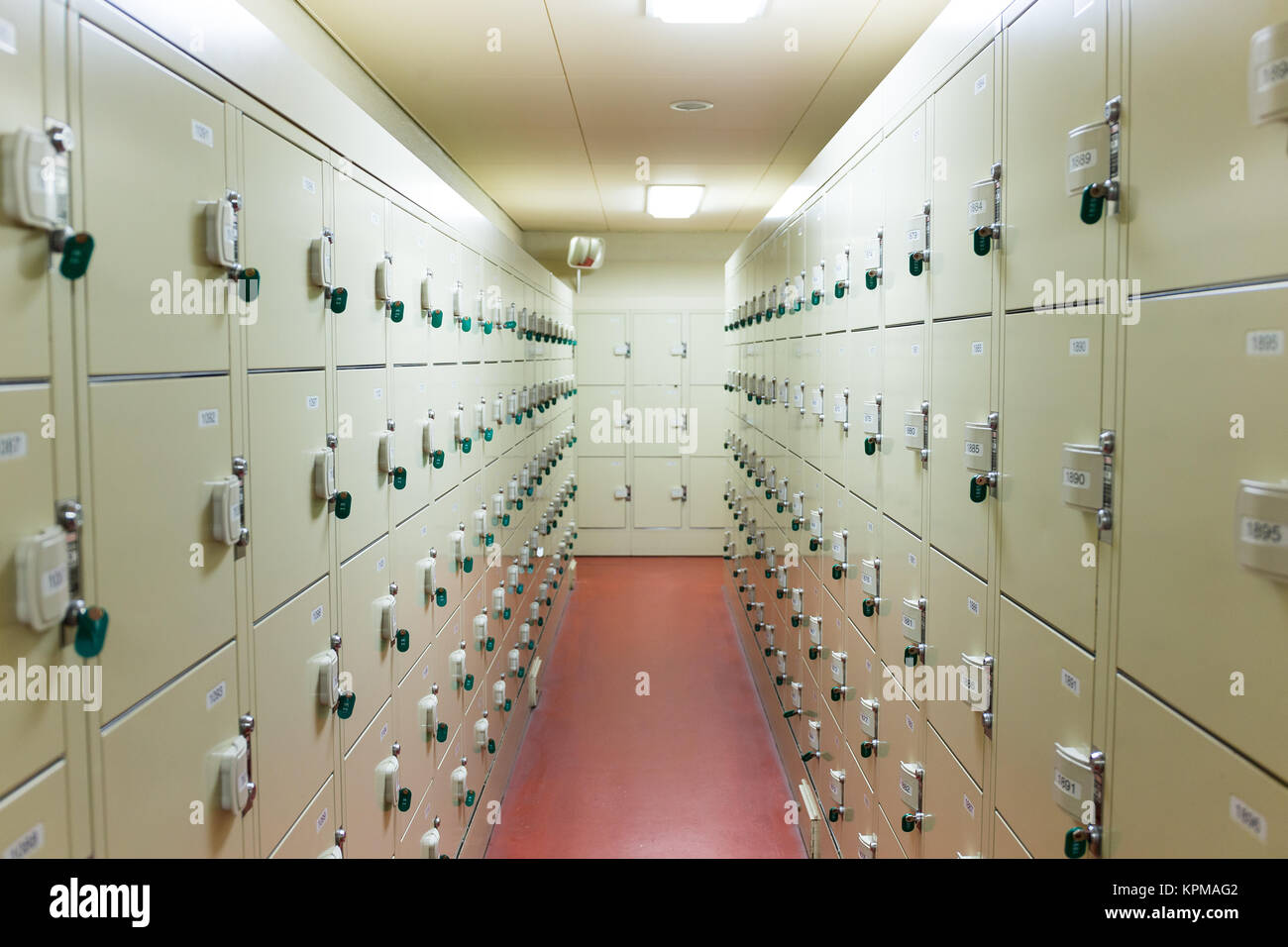 Ready storage locker hi-res stock photography and images - Alamy