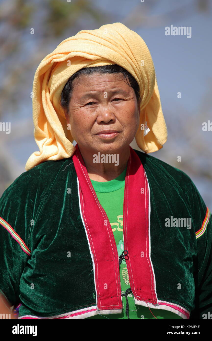 women from myanmar in their costume Stock Photo - Alamy