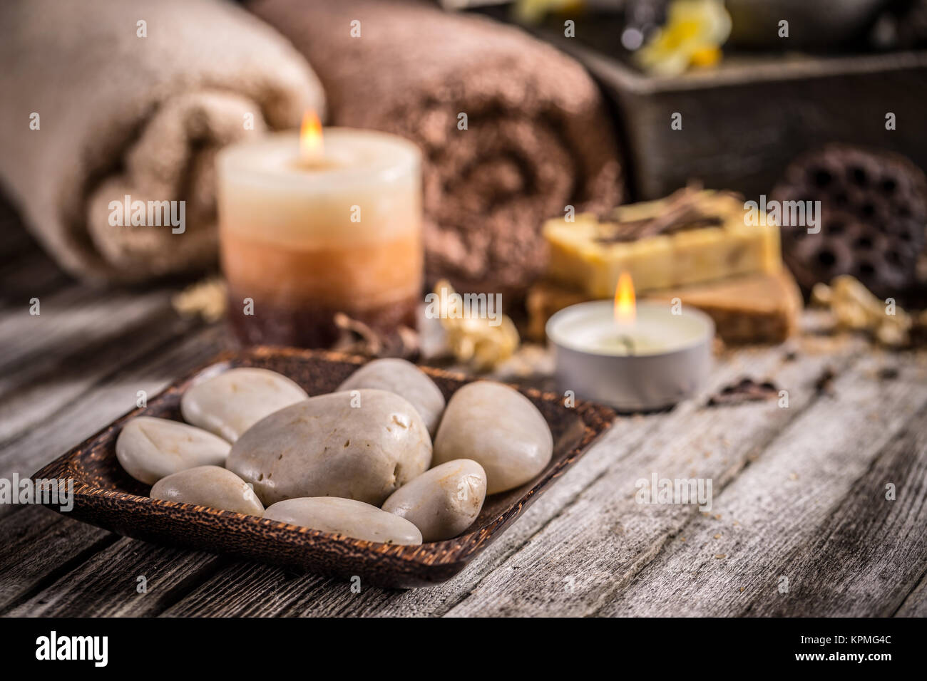 Spa wellness setting candle towel hi-res stock photography and images ...