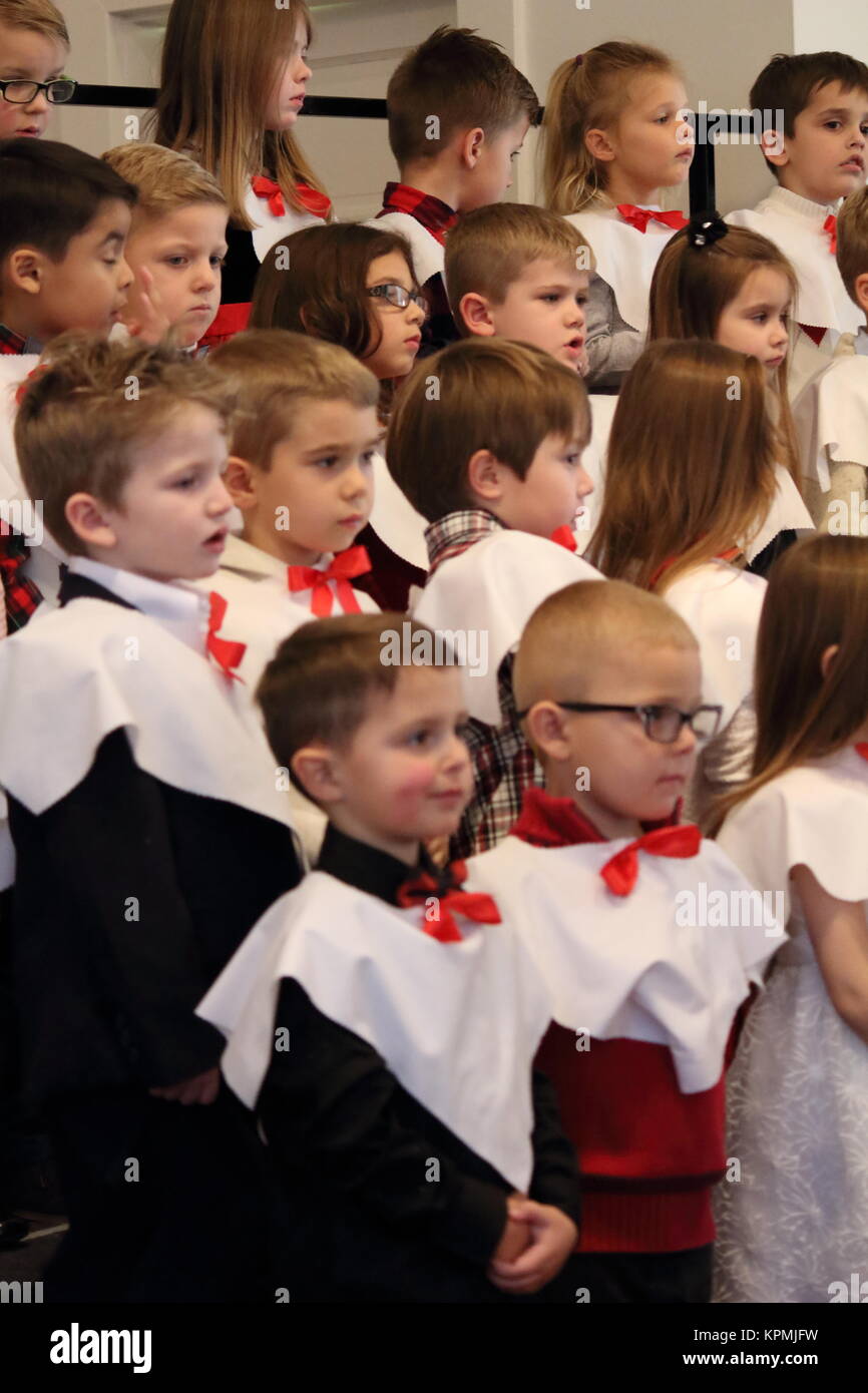 Christmas concert performance hi-res stock photography and images - Alamy