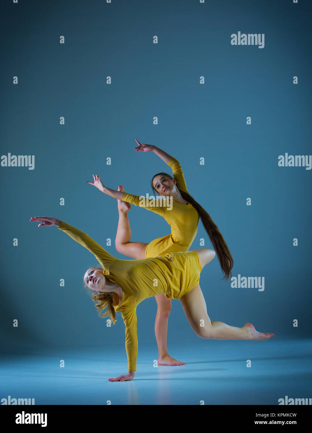 The two modern ballet dancers Stock Photo - Alamy